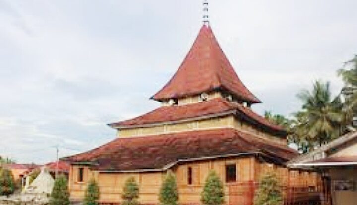 Berusia Hampir 2 Abad, Arsitektur Masjid Ini Masih Terawat – arasynews.com